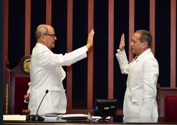 Reeligen a Reinaldo Pared como presidente del Senado – El Granero del Sur