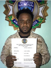 En San Juan Apresan Hombre Vestido De Militar Con 9 Libras De Marihuana