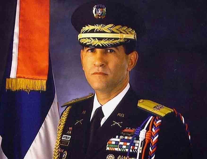 Abinader designa al General Díaz Morfa Ministro de Defensa – El Granero ...