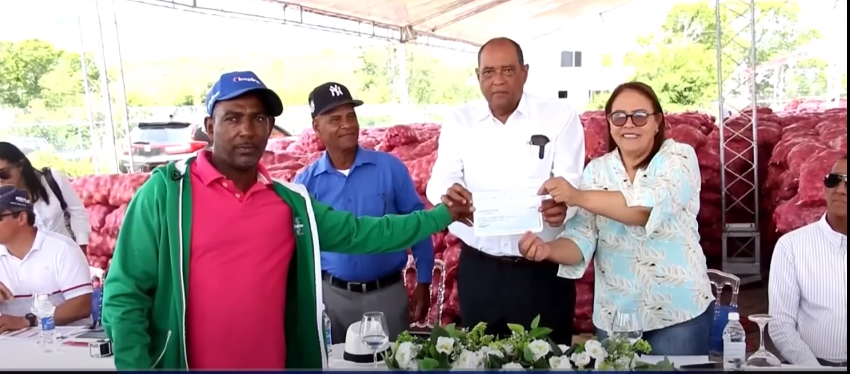 Autoridades pagan RD$ 78 millones a productores de cebolla del ...