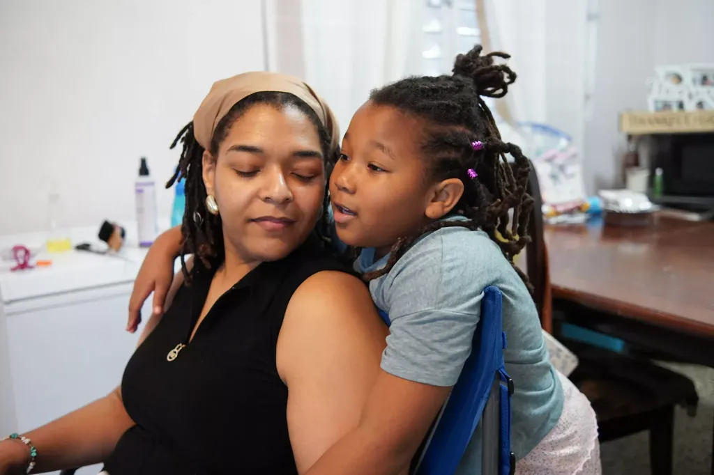 Contra el racismo en Puerto Rico, un rizo de pelo a la vez – El Granero ...