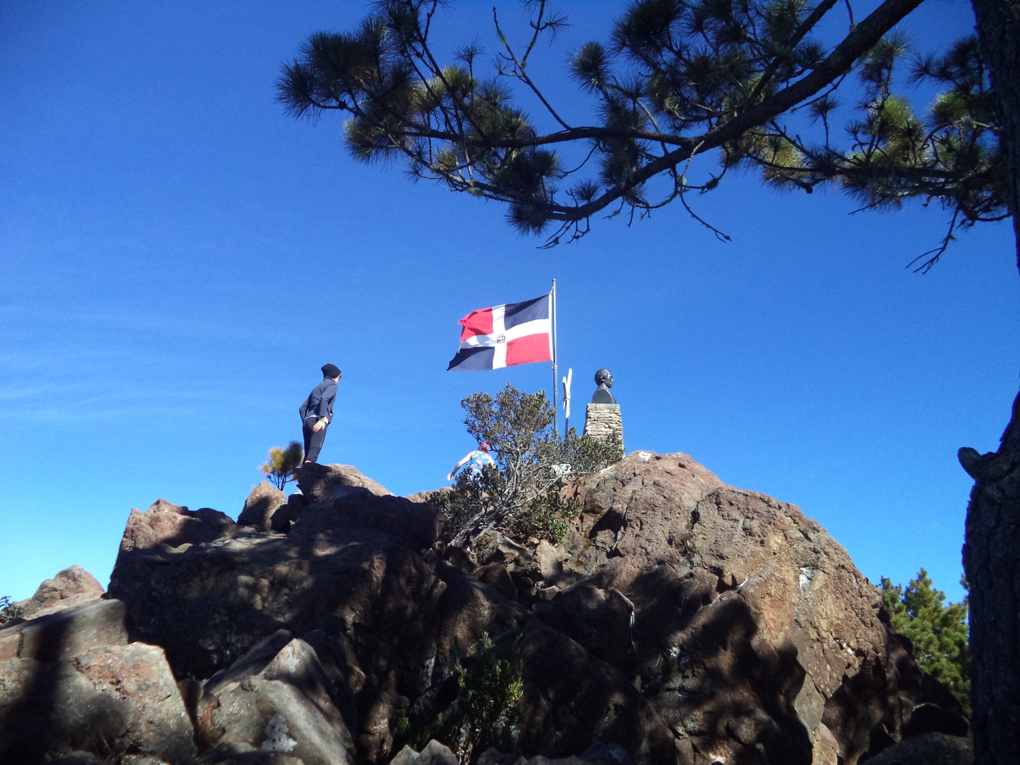 Frances residente en RD muere mientras escalaba el Pico Duarte – El ...